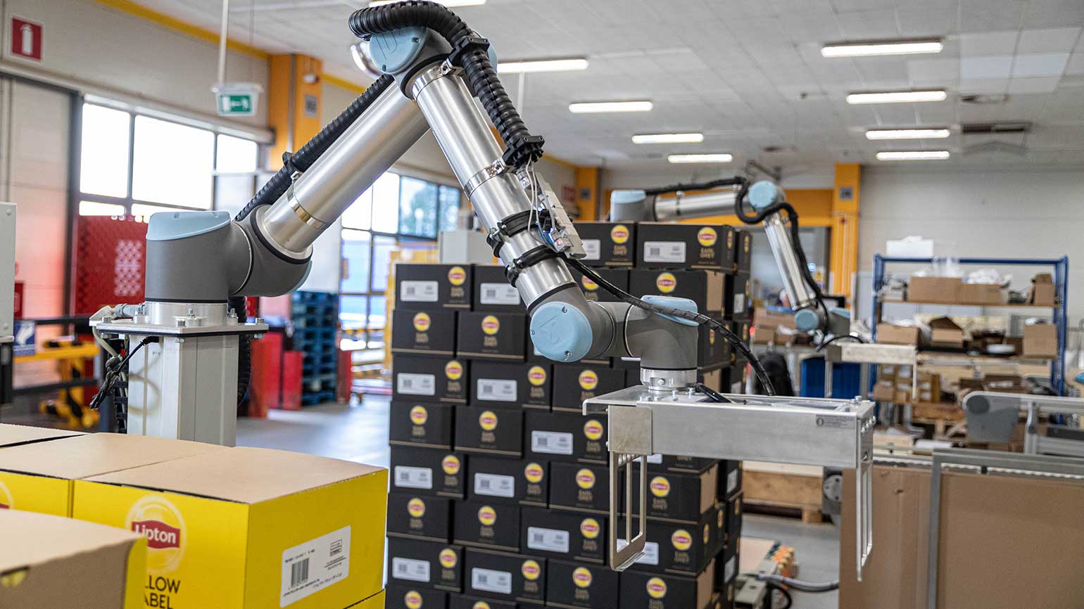 Collaborative Robots Speed Up Palletising at Unilever | DEMM ...