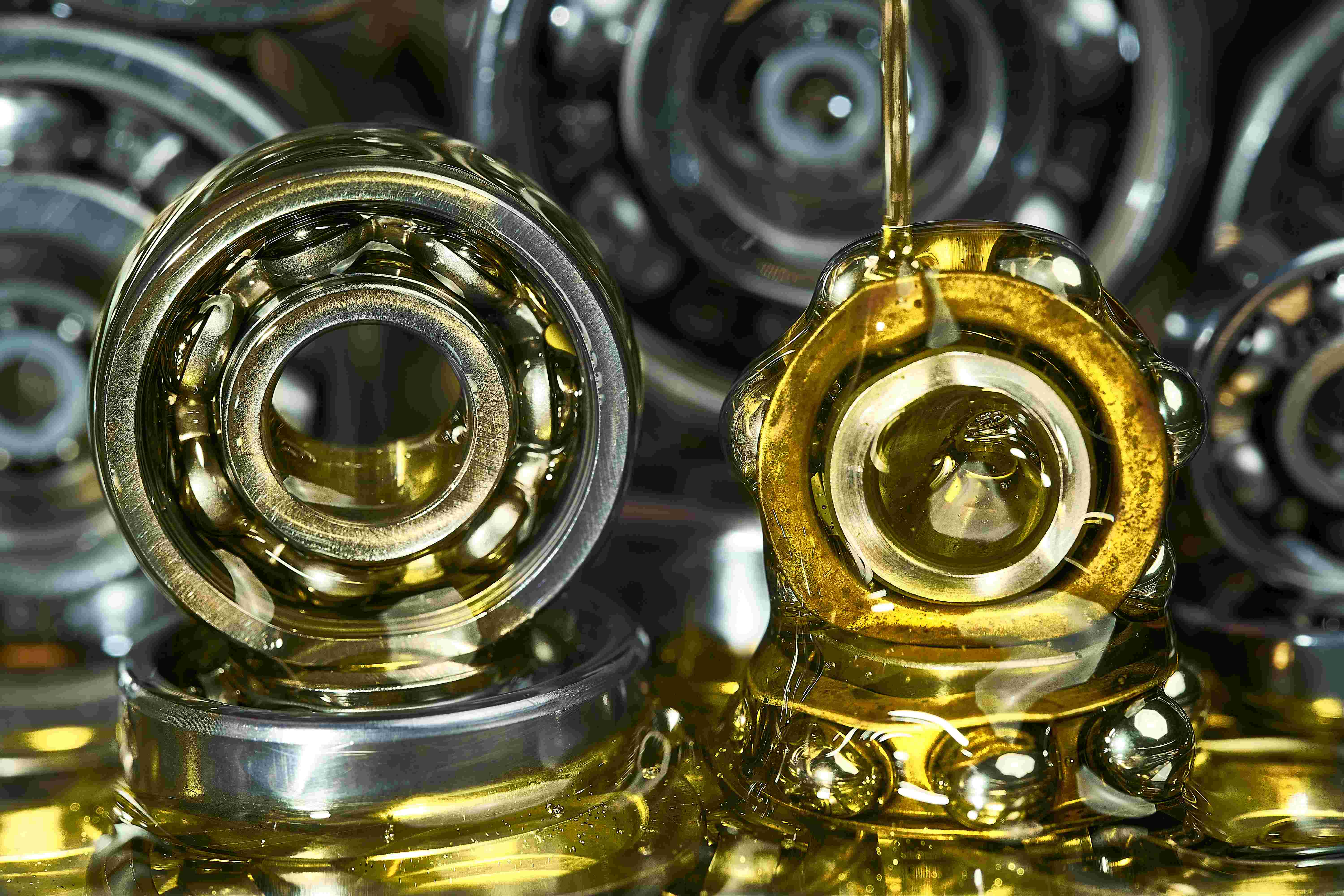 Grease or oil - Choosing the right lubricant for your application ...